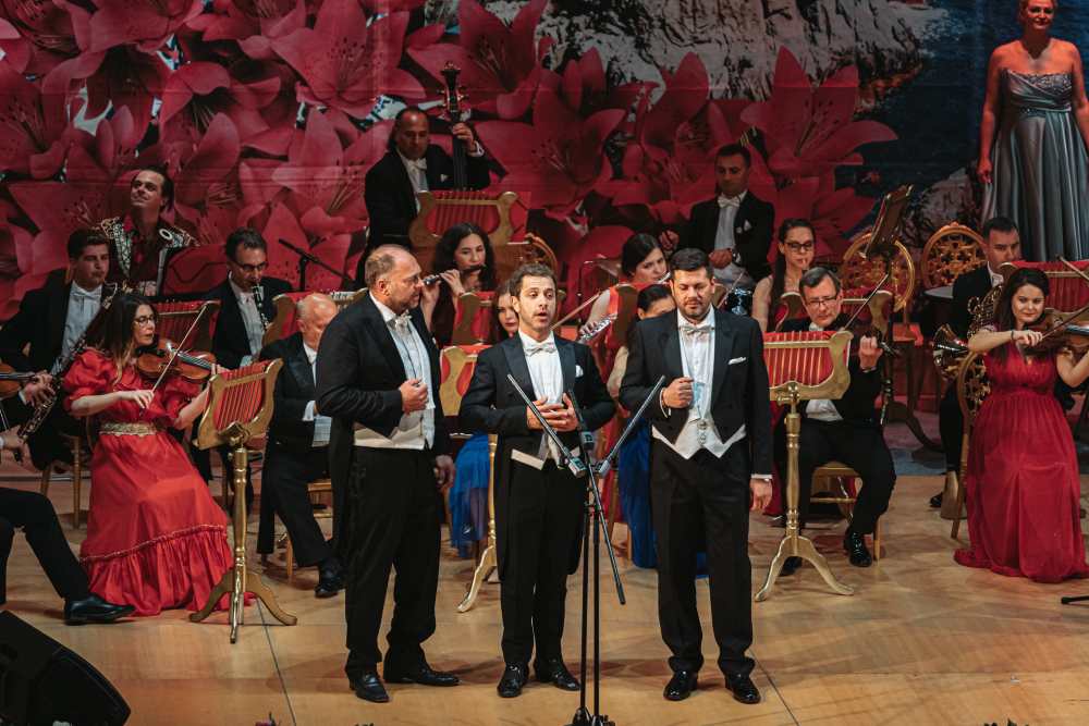 „Trei tenori italieni” - Federico Veltri, Angelo Forte și Paolo ...